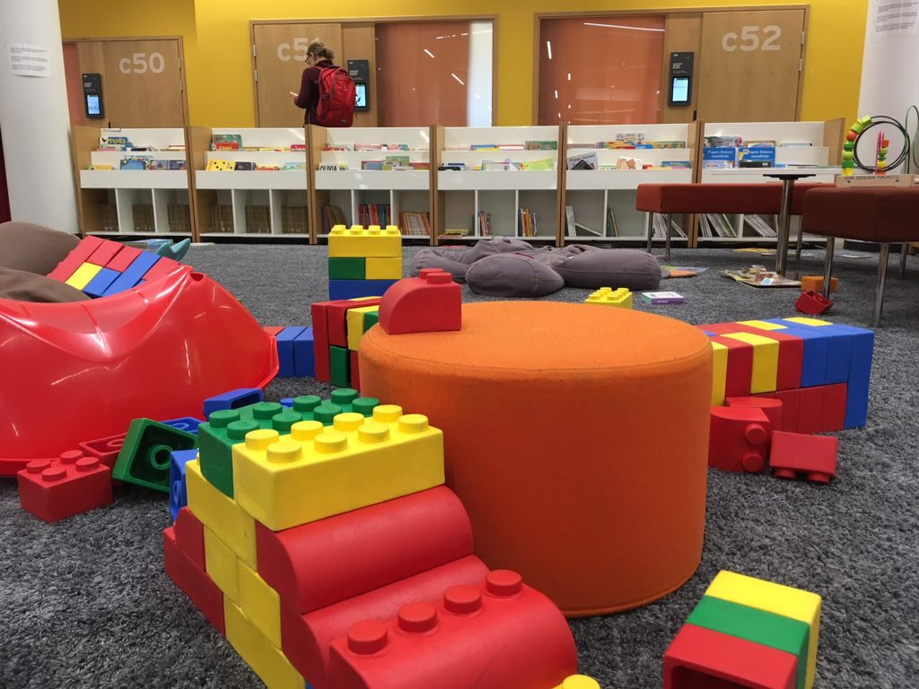 芬兰的图书馆 — 学与玩的完美结合 – d.x.l on the road 一路向北